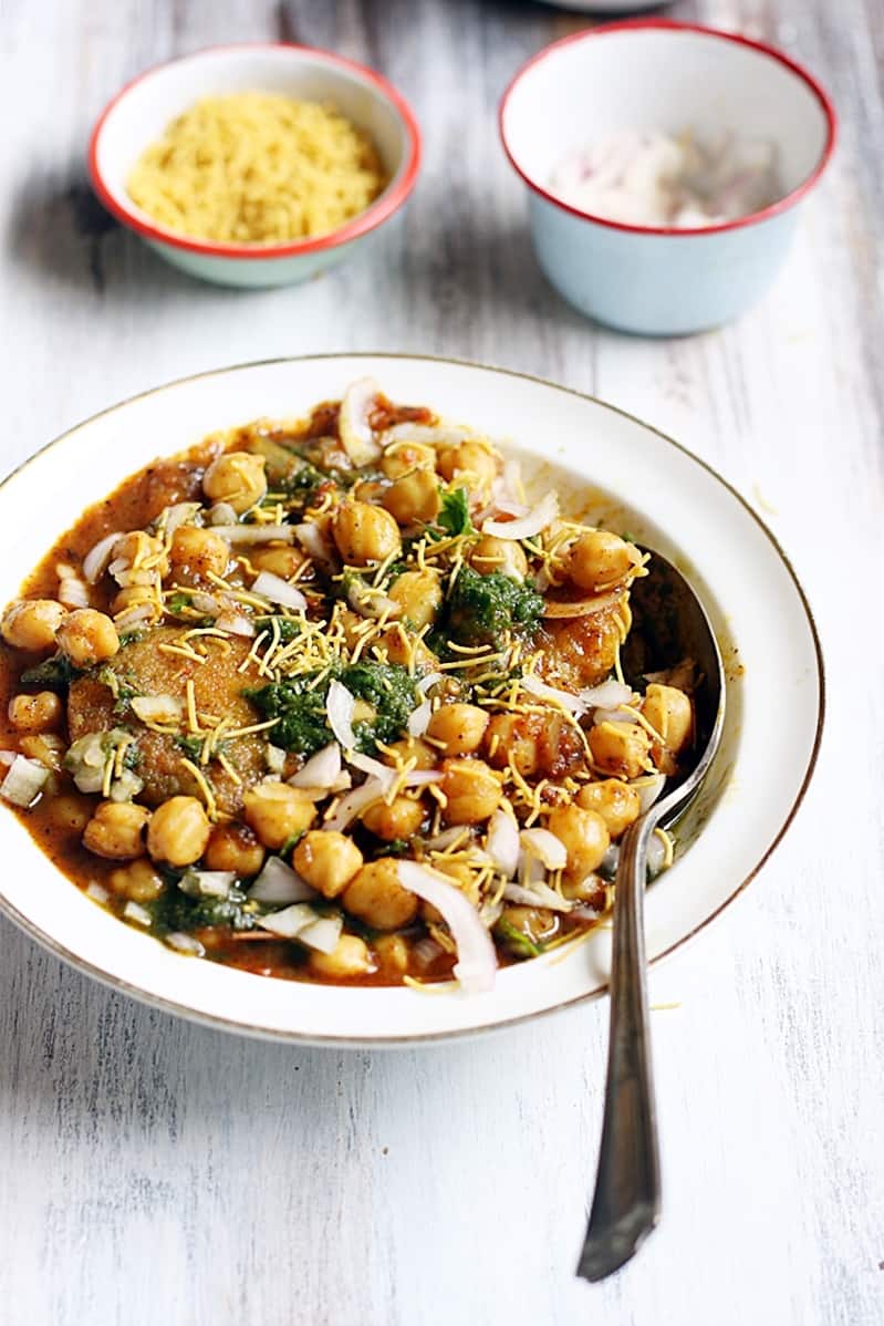 aloo tikki chole recipe, how to make aloo tikki chole recipe